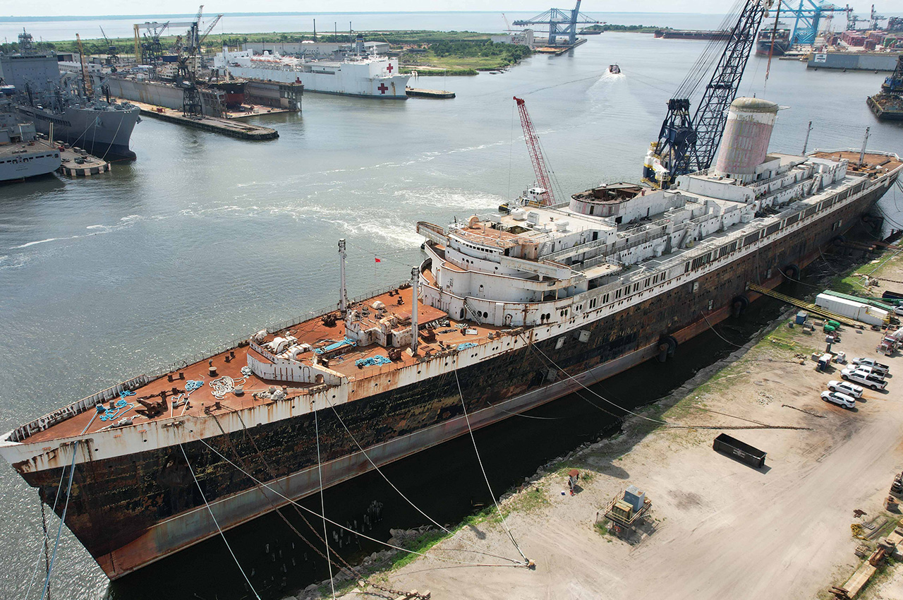 SS United States: Scuttling Plans, Costs and Tourism Implications ...